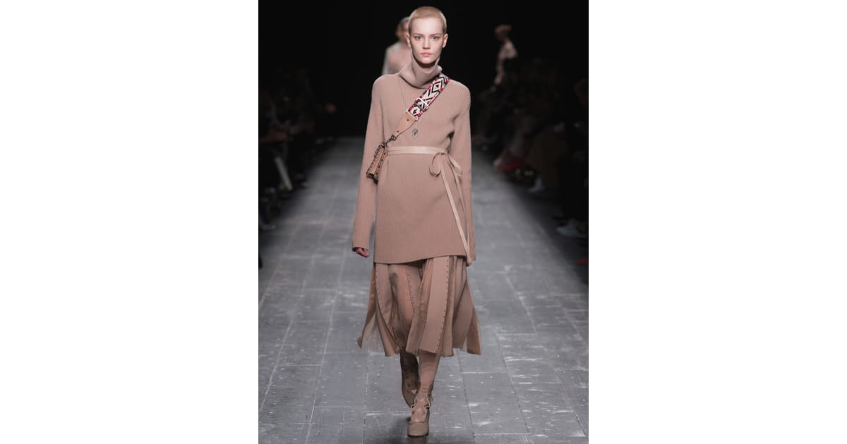 Valentino F/W 16 womenswear #16 - Tagwalk: The Fashion Search Engine