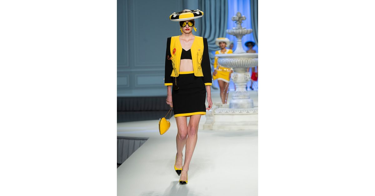Moschino SS23 womenswear #24 - Tagwalk: The Fashion Search Engine