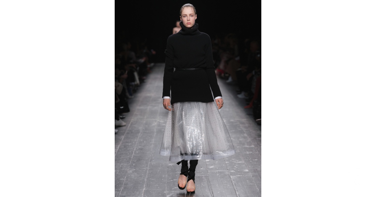 Valentino F/W 16 womenswear #58 - Tagwalk: The Fashion Search Engine
