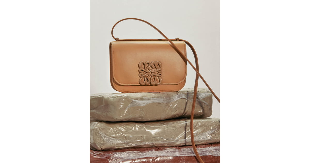 Loewe FW22 womenswear accessories #9 - Tagwalk: The Fashion Search Engine
