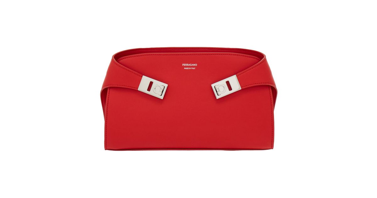 The article: Ferragamo expands the collection of Hug bags with a new ...