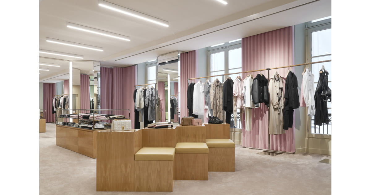 The article: BURBERRY OPENS NEW SPACE ON RUE SAINT-HONORÉ IN PARIS