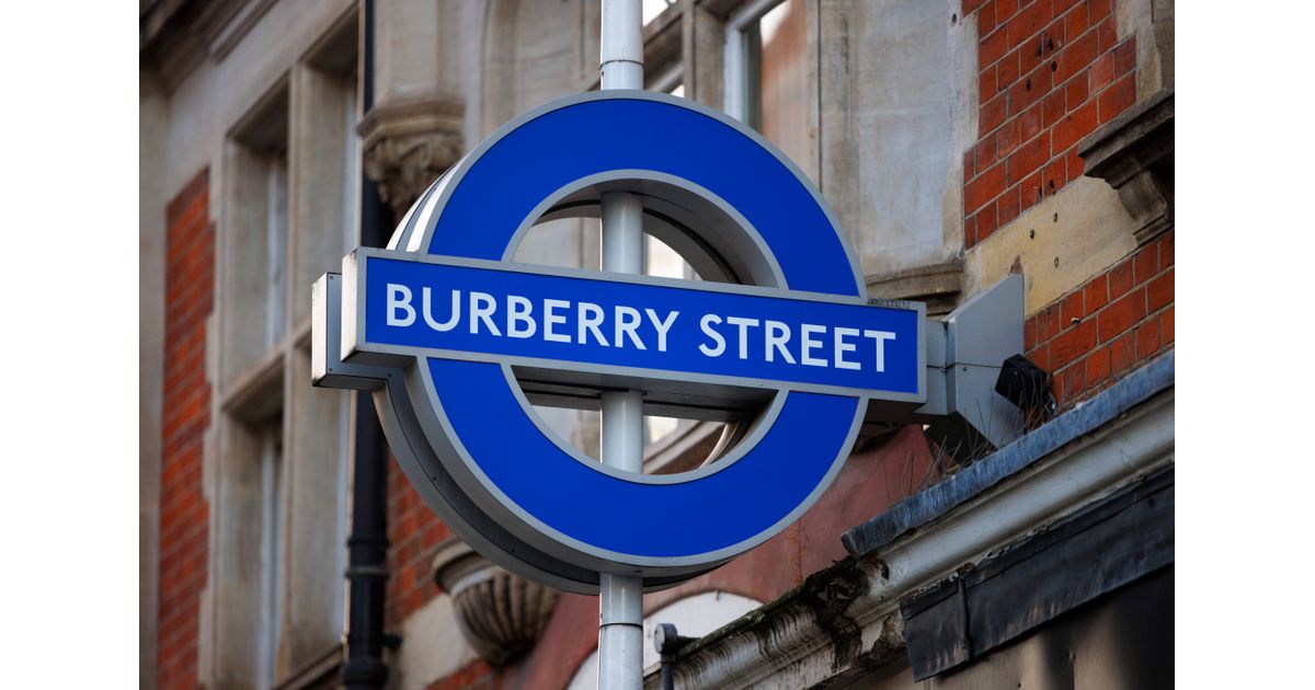 The article: BURBERRY STREET IN LONDON - BURBERRY STATION