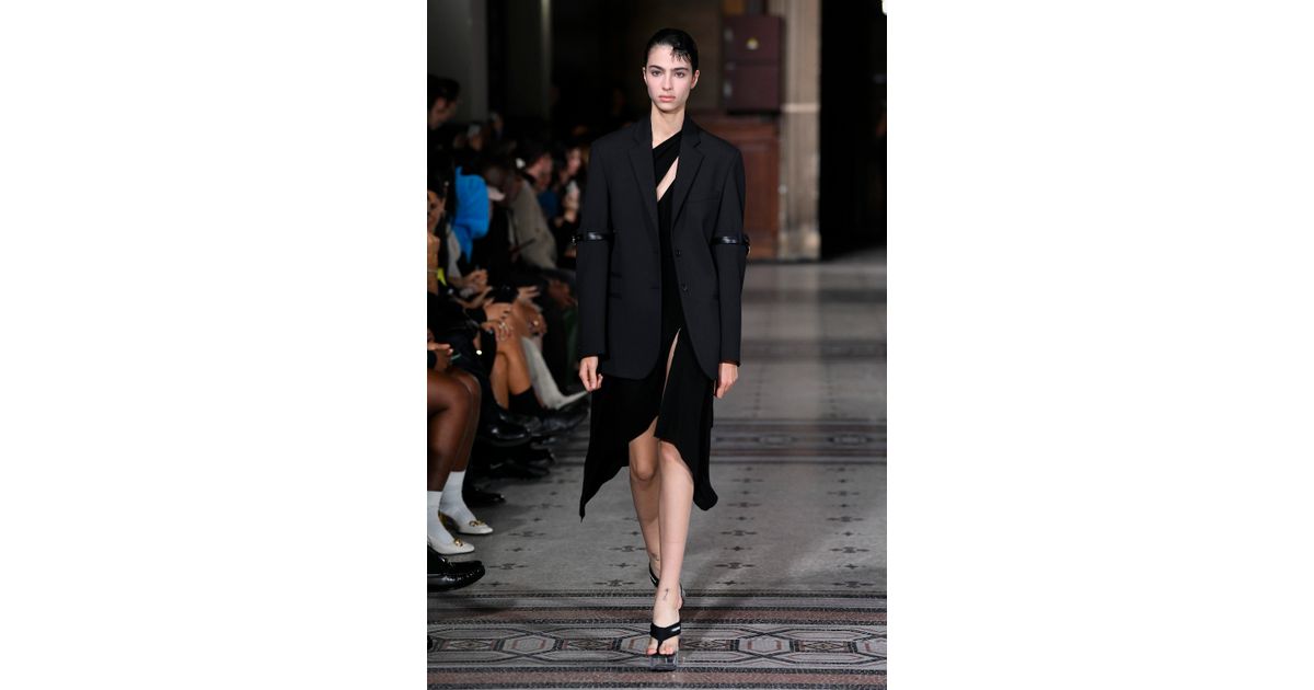 Coperni SS23 womenswear #1 - The Fashion Search Engine - TAGWALK