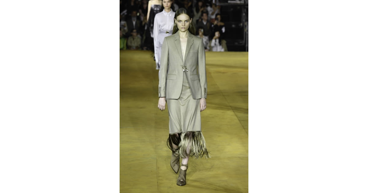 Burberry SS20 womenswear #5 - Tagwalk: The Fashion Search Engine