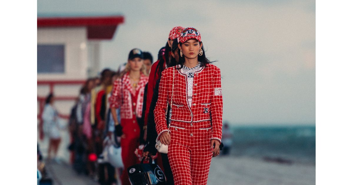 The article: CHANEL - The Cruise 2022/23 show in Miami