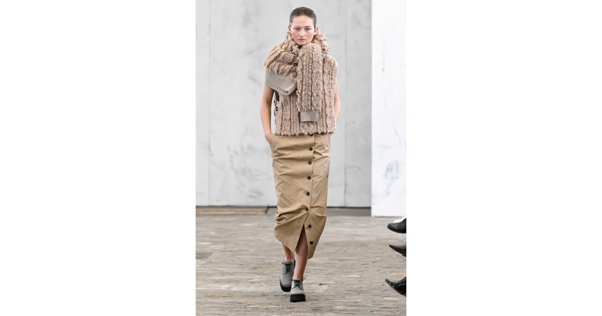 Dawei FW20 womenswear #17 - Tagwalk: The Fashion Search Engine