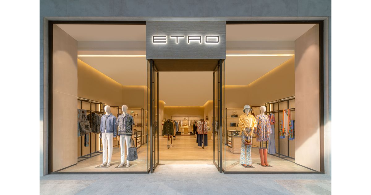 The article: Etro opens a new boutique at the Marassi Galleria Mall ...