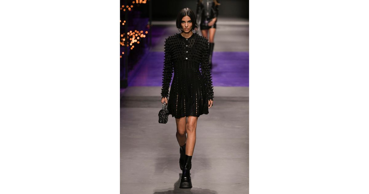 Versace SS23 womenswear #10 - The Fashion Search Engine - TAGWALK