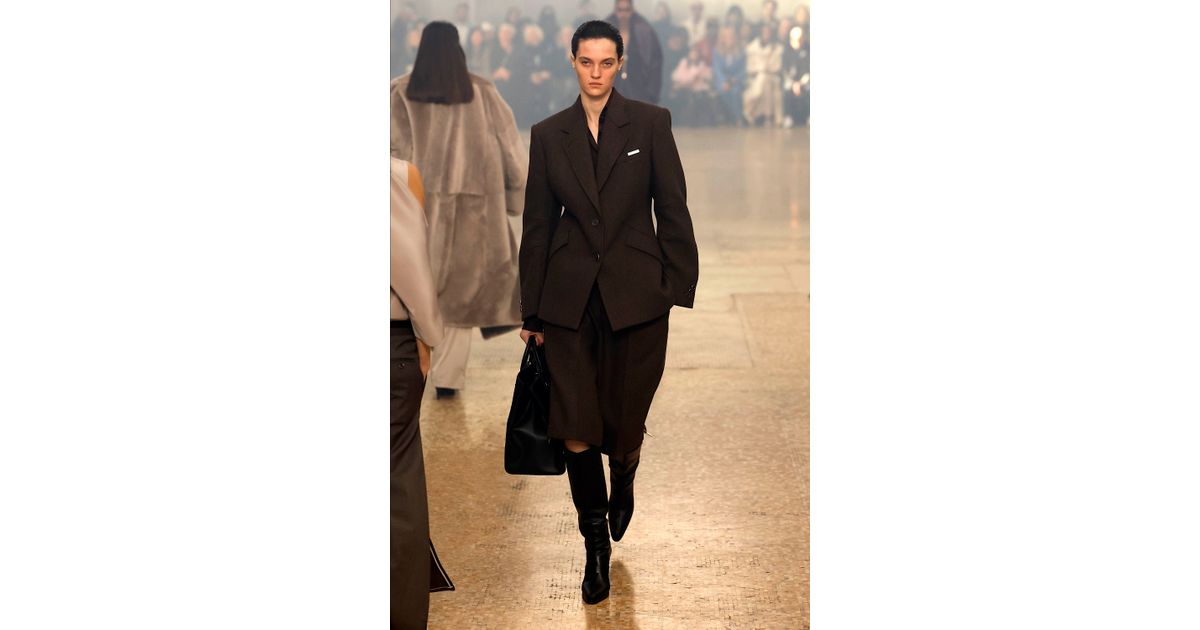 Helmut Lang FW24 womenswear #18 - Tagwalk: el buscador de moda