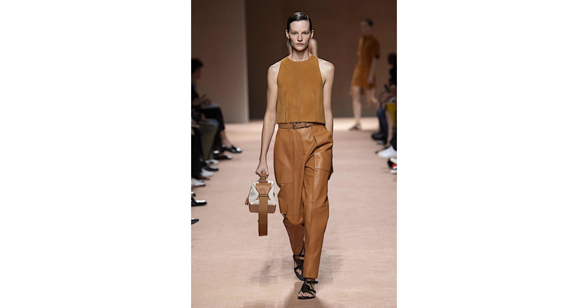 Hermès SS20 womenswear #15 - The Fashion Search Engine - TAGWALK