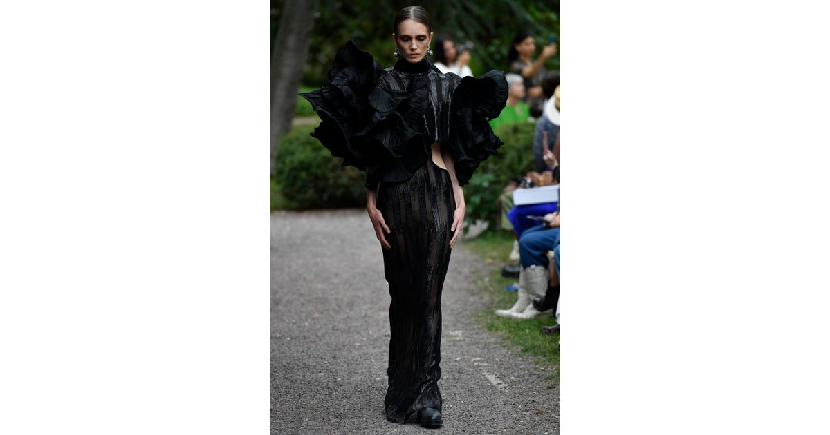 Juana Martin FW22 couture #21 - Tagwalk: The Fashion Search Engine