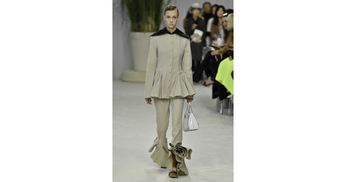 Loewe SS20 womenswear #6 - Tagwalk: The Fashion Search Engine