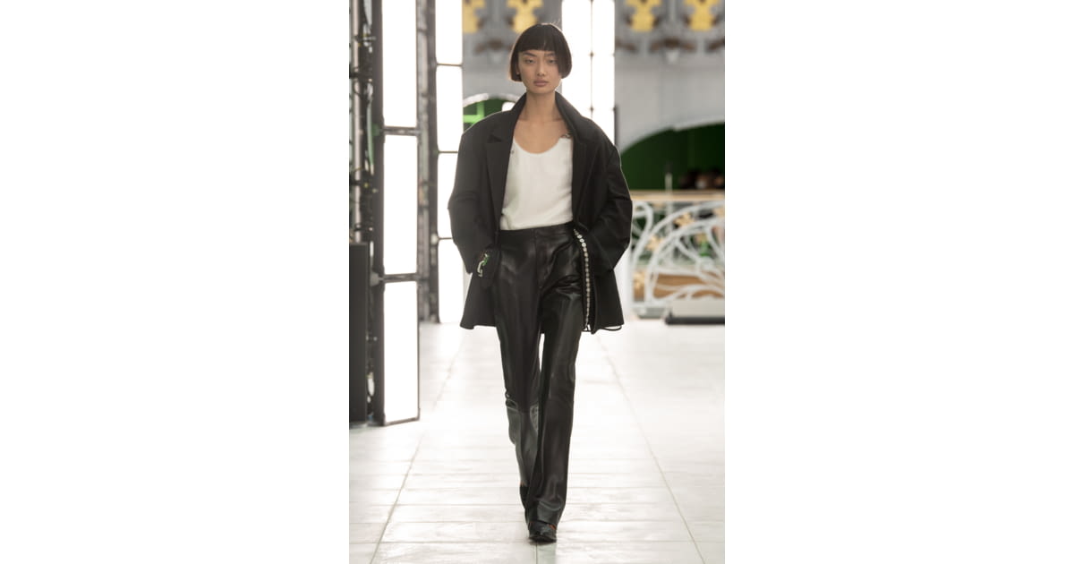 Louis Vuitton SS21 womenswear #15 - The Fashion Search Engine - TAGWALK