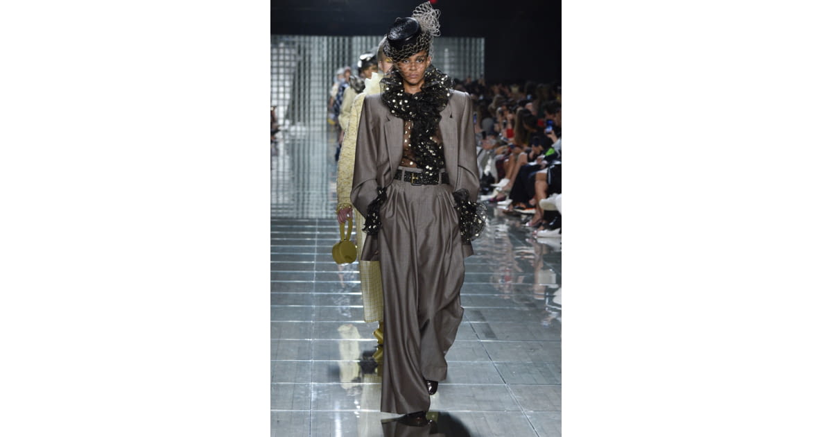 Marc Jacobs SS19 womenswear #6 - Tagwalk: The Fashion Search Engine
