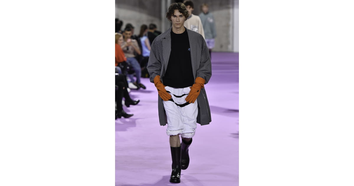 Raf Simons SS20 menswear #17 - Tagwalk: The Fashion Search Engine