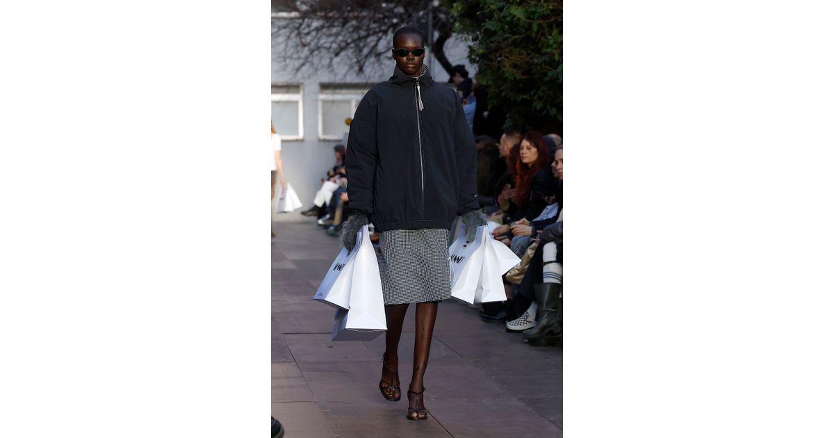Sunnei FW25 womenswear #16 - Tagwalk: The Fashion Search Engine