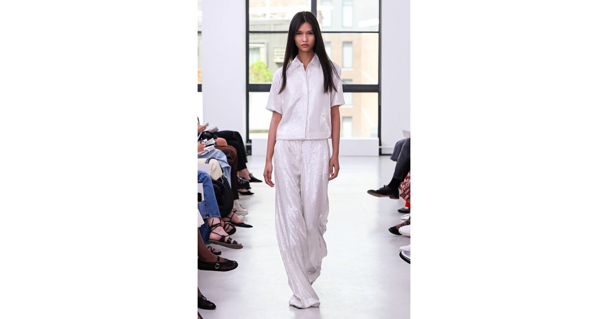 Theory SS24 womenswear #34 - Tagwalk: The Fashion Search Engine