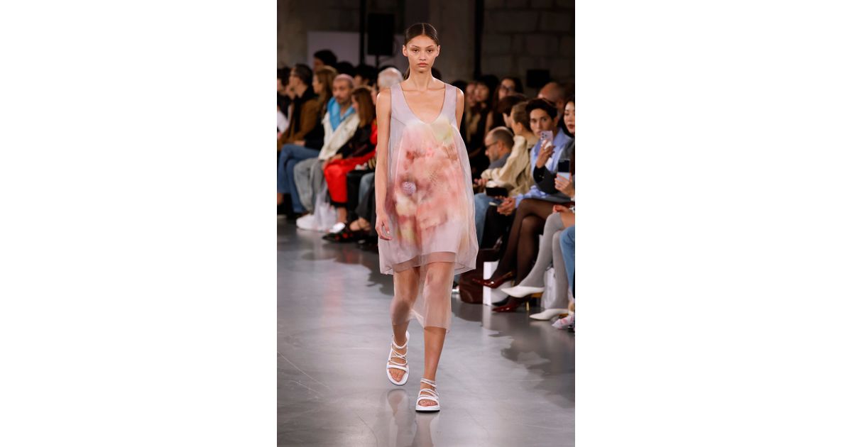 Time SS25 womenswear #37 - Tagwalk: The Fashion Search Engine