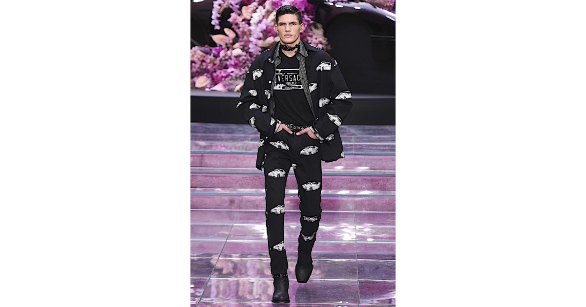 Versace SS20 menswear #30 - Tagwalk: The Fashion Search Engine