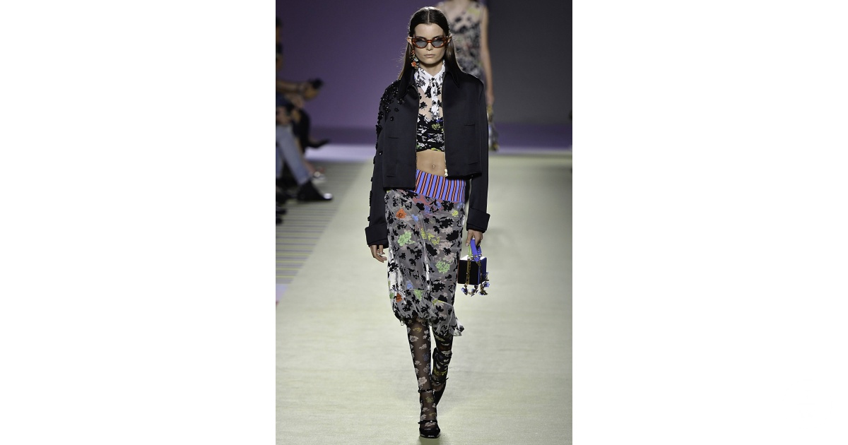 Versace S/S19 womenswear #17 - Tagwalk: The Fashion Search Engine