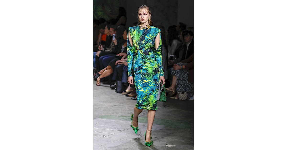 Versace SS20 womenswear #18 - Tagwalk: The Fashion Search Engine