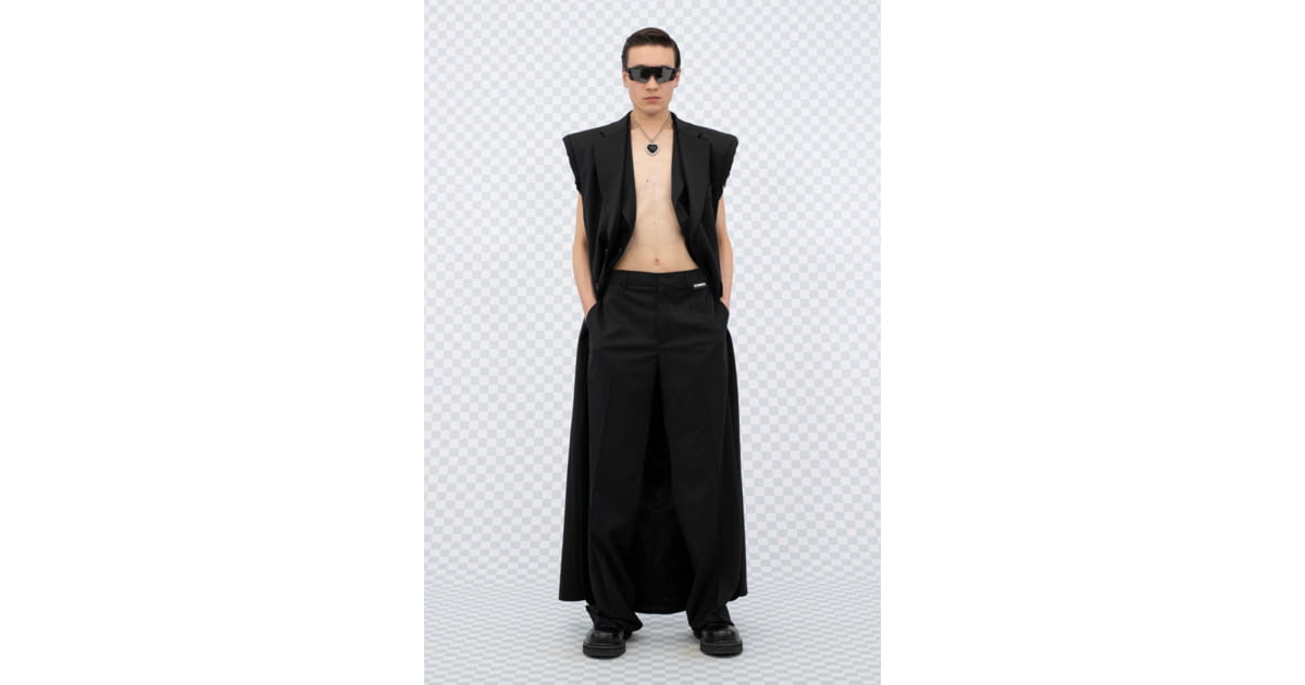 VETEMENTS SS22 womenswear #17 - Tagwalk: The Fashion Search Engine