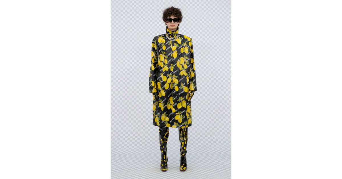 VETEMENTS SS22 womenswear #74 - The Fashion Search Engine - TAGWALK