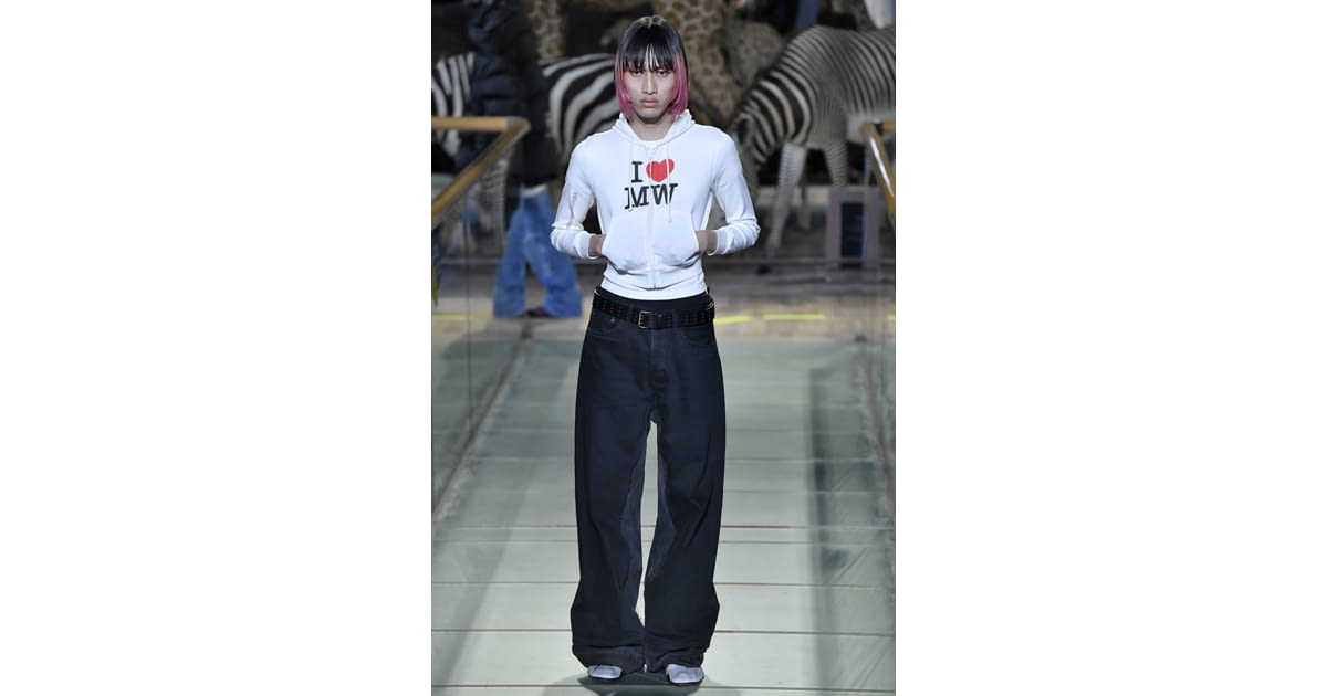 VETEMENTS FW19 menswear #17 - Tagwalk: The Fashion Search Engine