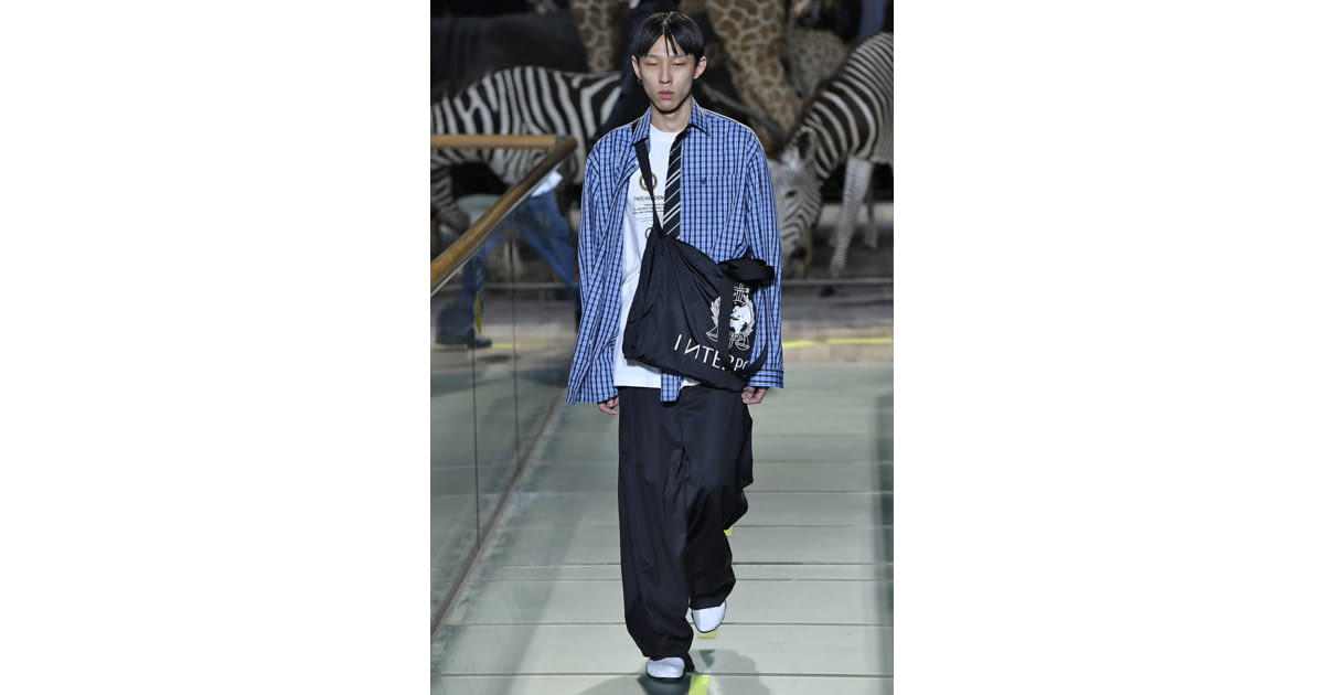 VETEMENTS FW19 menswear #28 - Tagwalk: The Fashion Search Engine