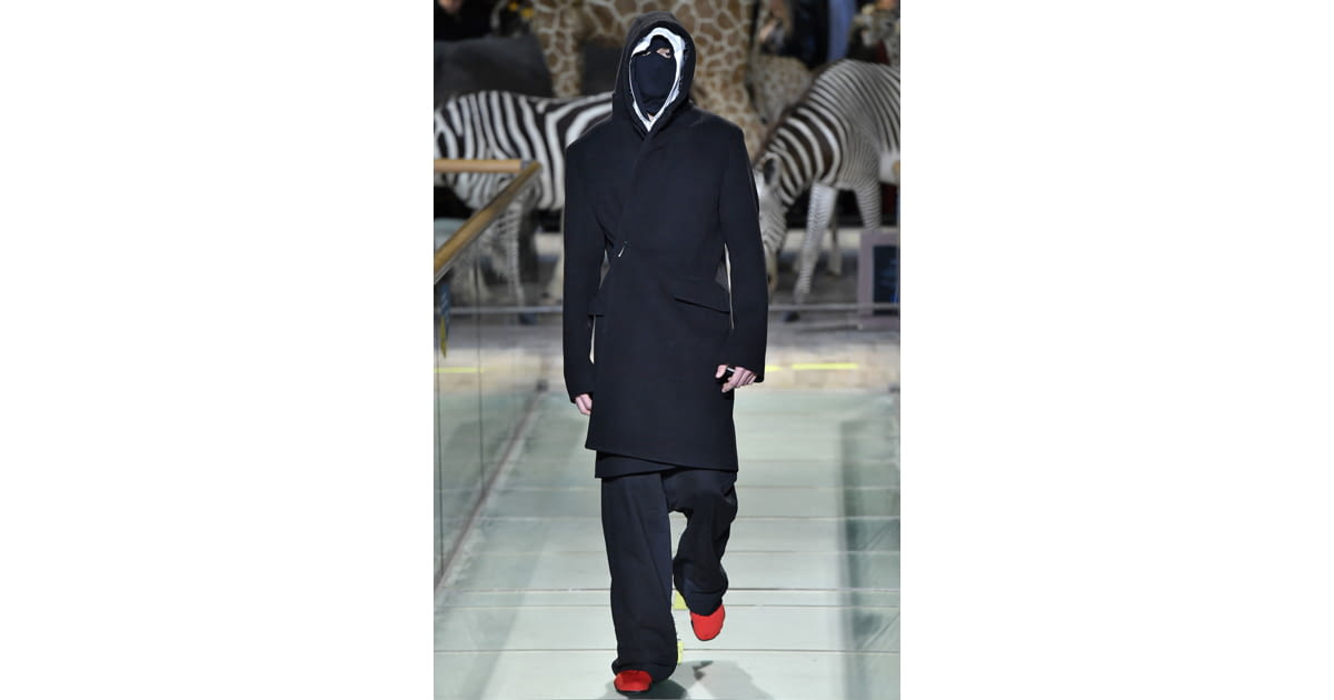 VETEMENTS FW19 menswear #32 - Tagwalk: The Fashion Search Engine