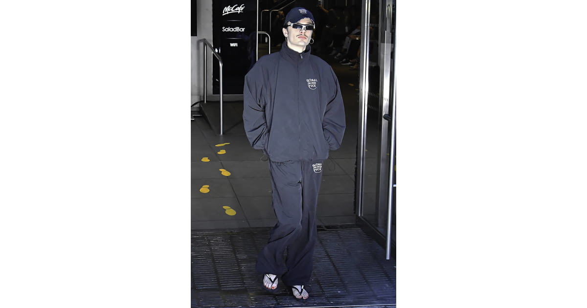 VETEMENTS SS20 menswear #8 - Tagwalk: The Fashion Search Engine