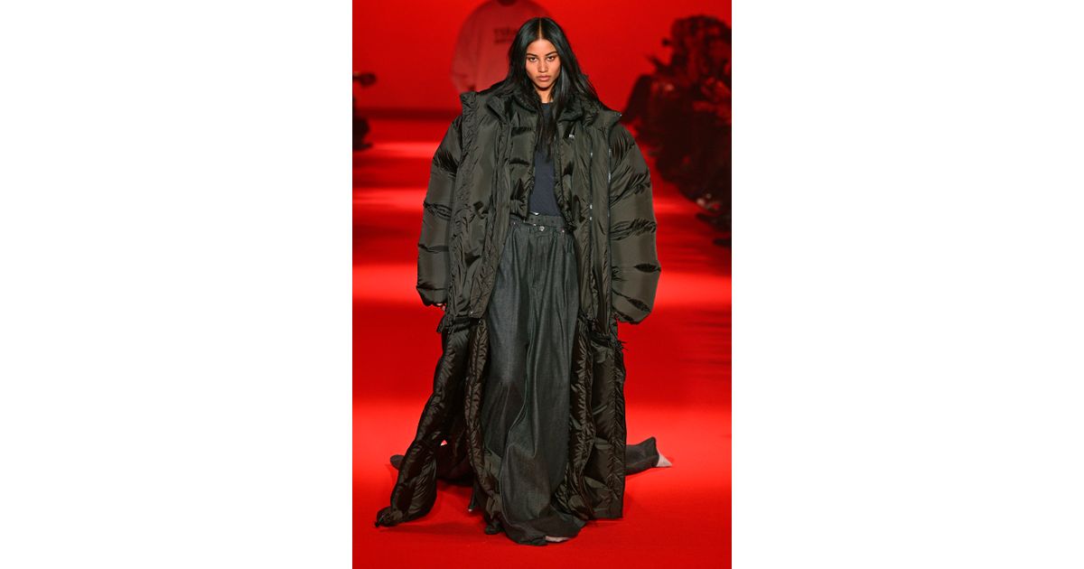 VETEMENTS FW24 womenswear #47 - Tagwalk: The Fashion Search Engine