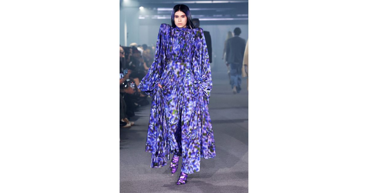 VETEMENTS Spring-Summer 2025 womenswear #52 - Tagwalk: The Fashion ...