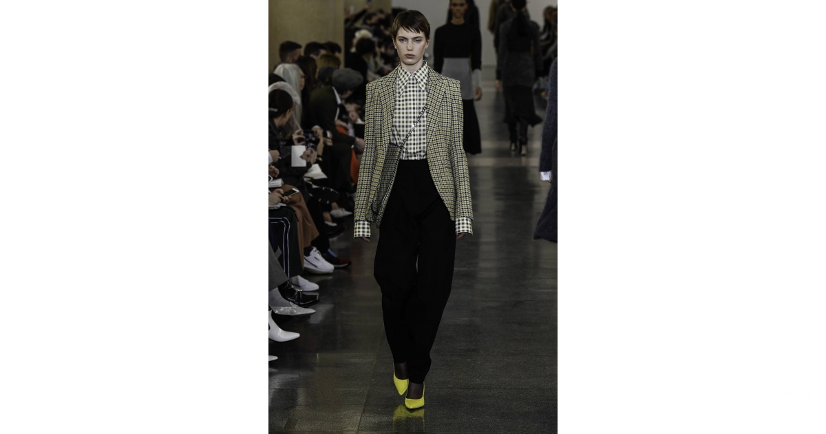 Victoria Beckham FW19 womenswear #18 - Tagwalk: The Fashion Search Engine