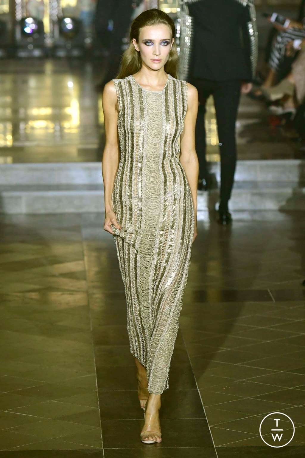 Julien MacDonald S/S19 womenswear #31 - The Fashion Search Engine - TAGWALK