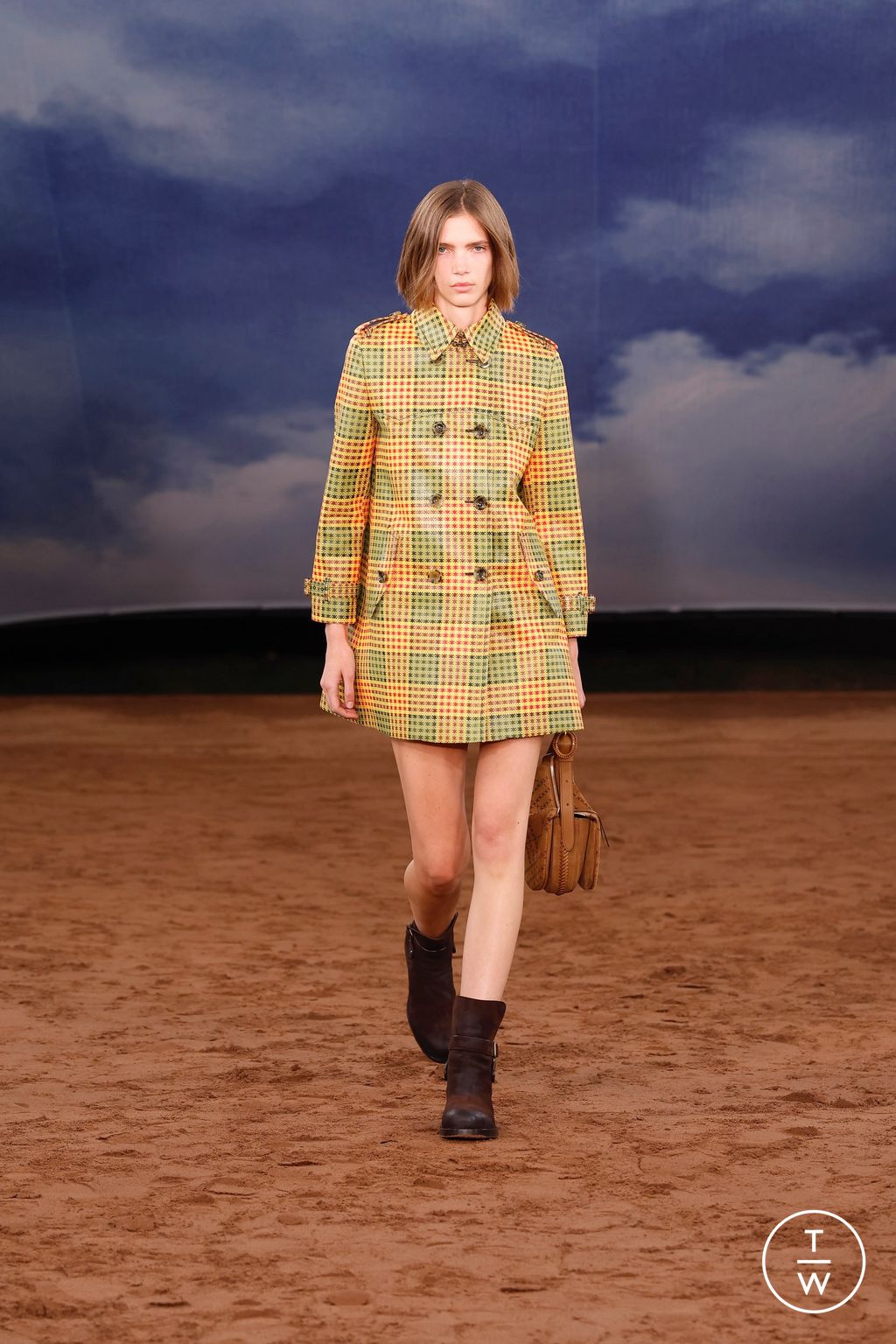 Burberry SS26 womenswear #1 - Tagwalk: The Fashion Search Engine