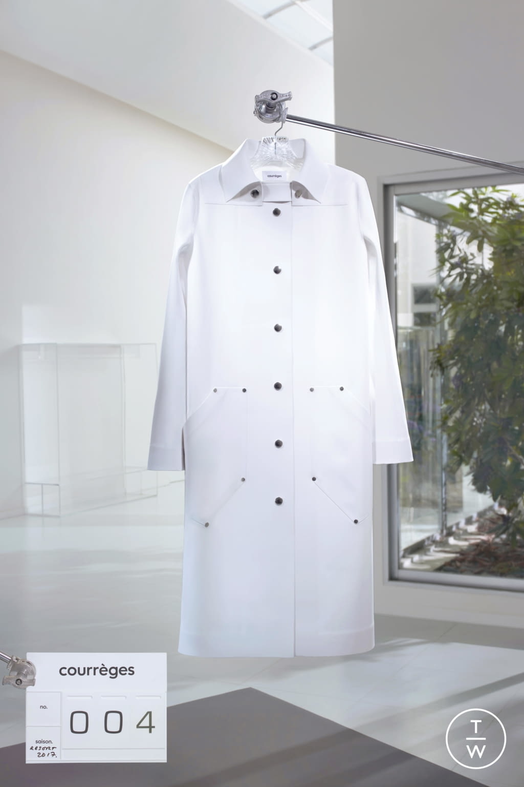 Courrèges RS17 womenswear #4 - Tagwalk: The Fashion Search Engine