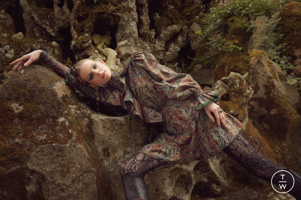 Fogal FW21 womenswear accessories #10 - Tagwalk: The Fashion Search Engine