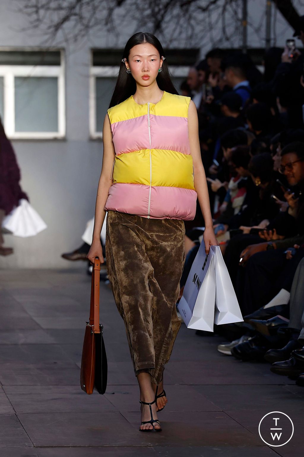 Sunnei FW25 womenswear #23 - Tagwalk: The Fashion Search Engine