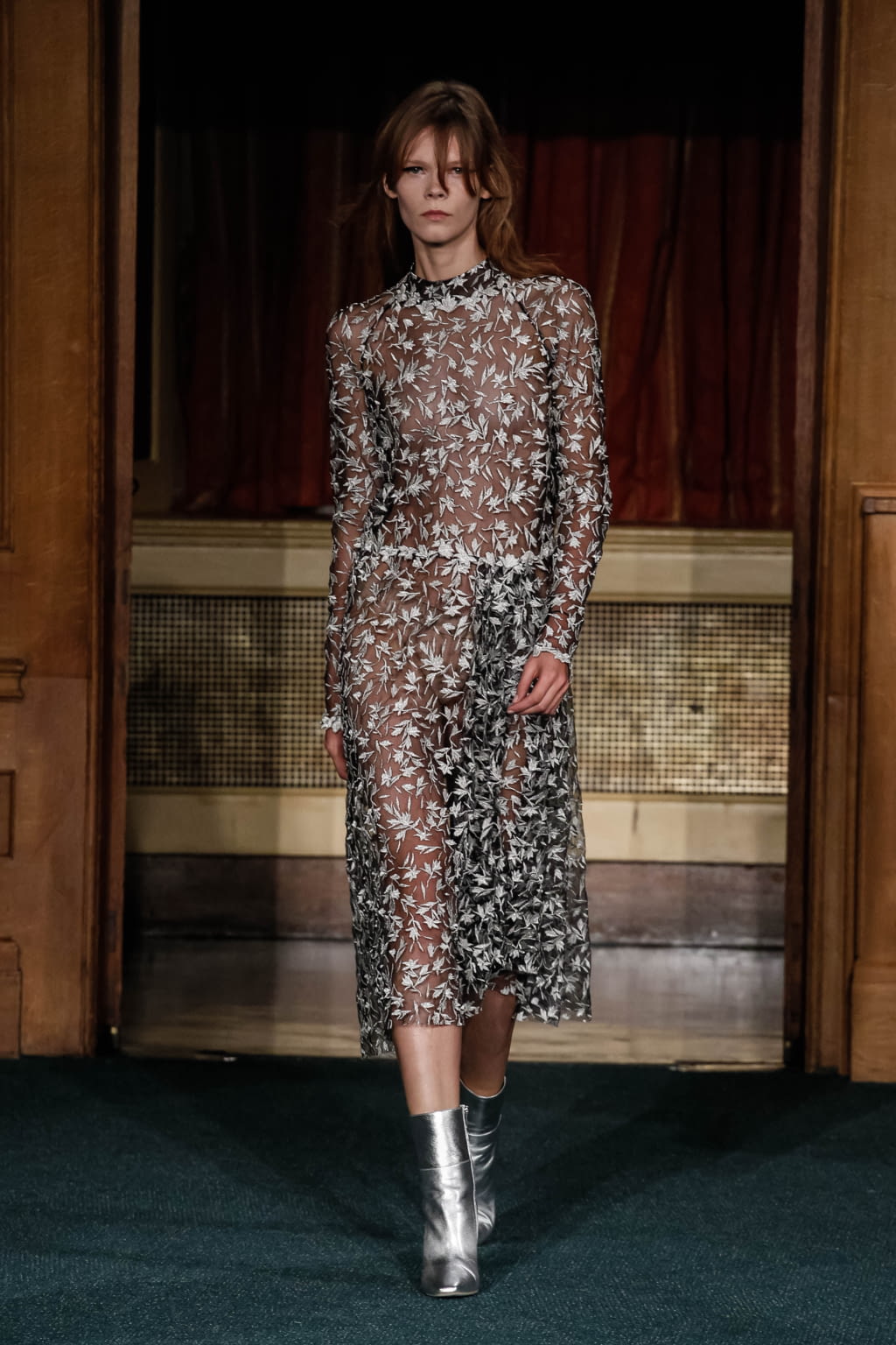 Osman S/S 17 womenswear #32 - Tagwalk: The Fashion Search Engine